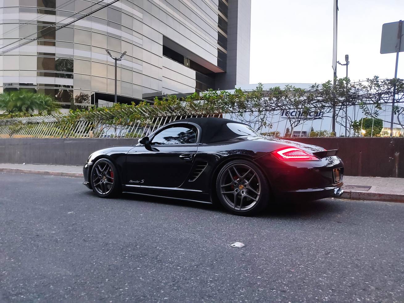 Porsche 987 Boxster Discussion Board - Cars & Bids