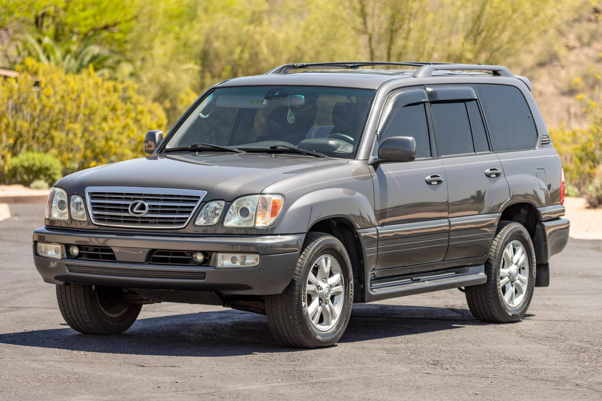 2005 Lexus LX 470 VIN: JTJHT00W154000178 for Sale - Cars & Bids