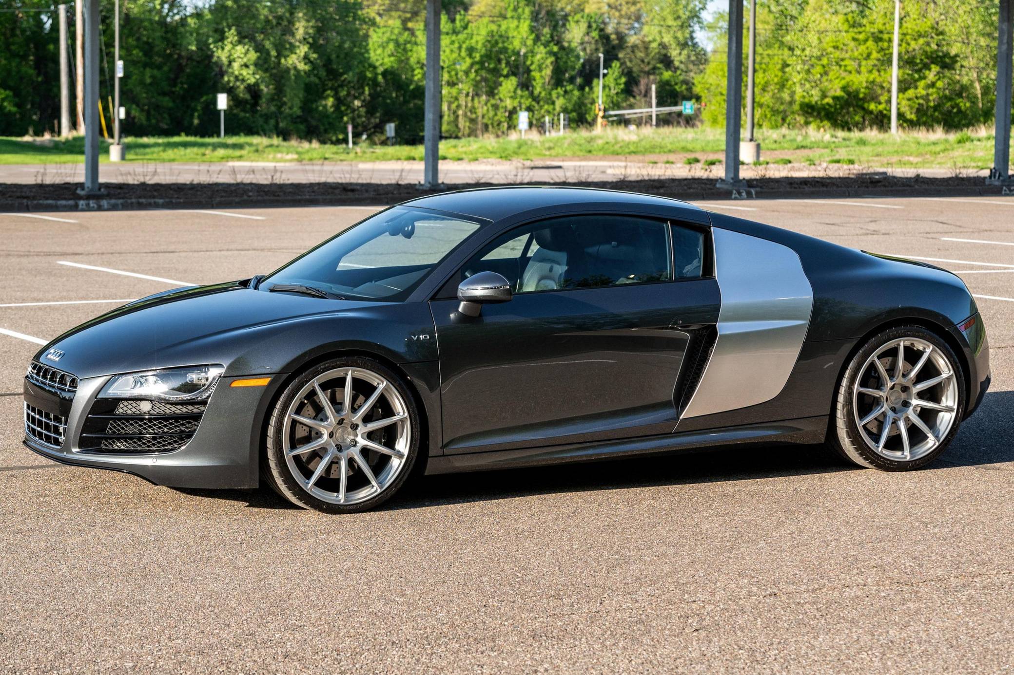 2011 Audi R8 V10 Coupe VIN: WUADNAFG8BN000544 for Sale - Cars & Bids