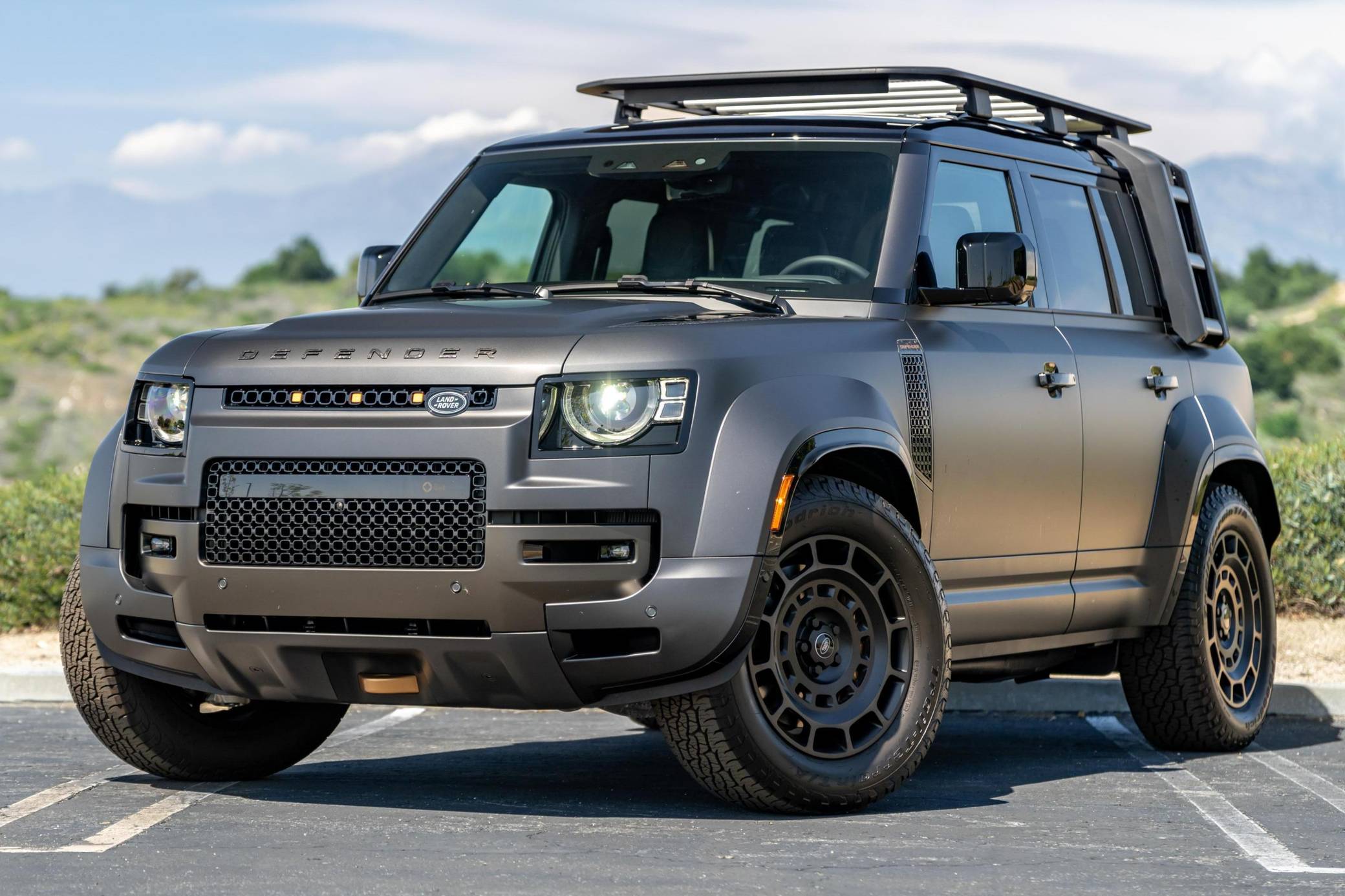 2025 Land Rover Defender OCTA Edition One VIN: SALEZEE99S2413986 for ...