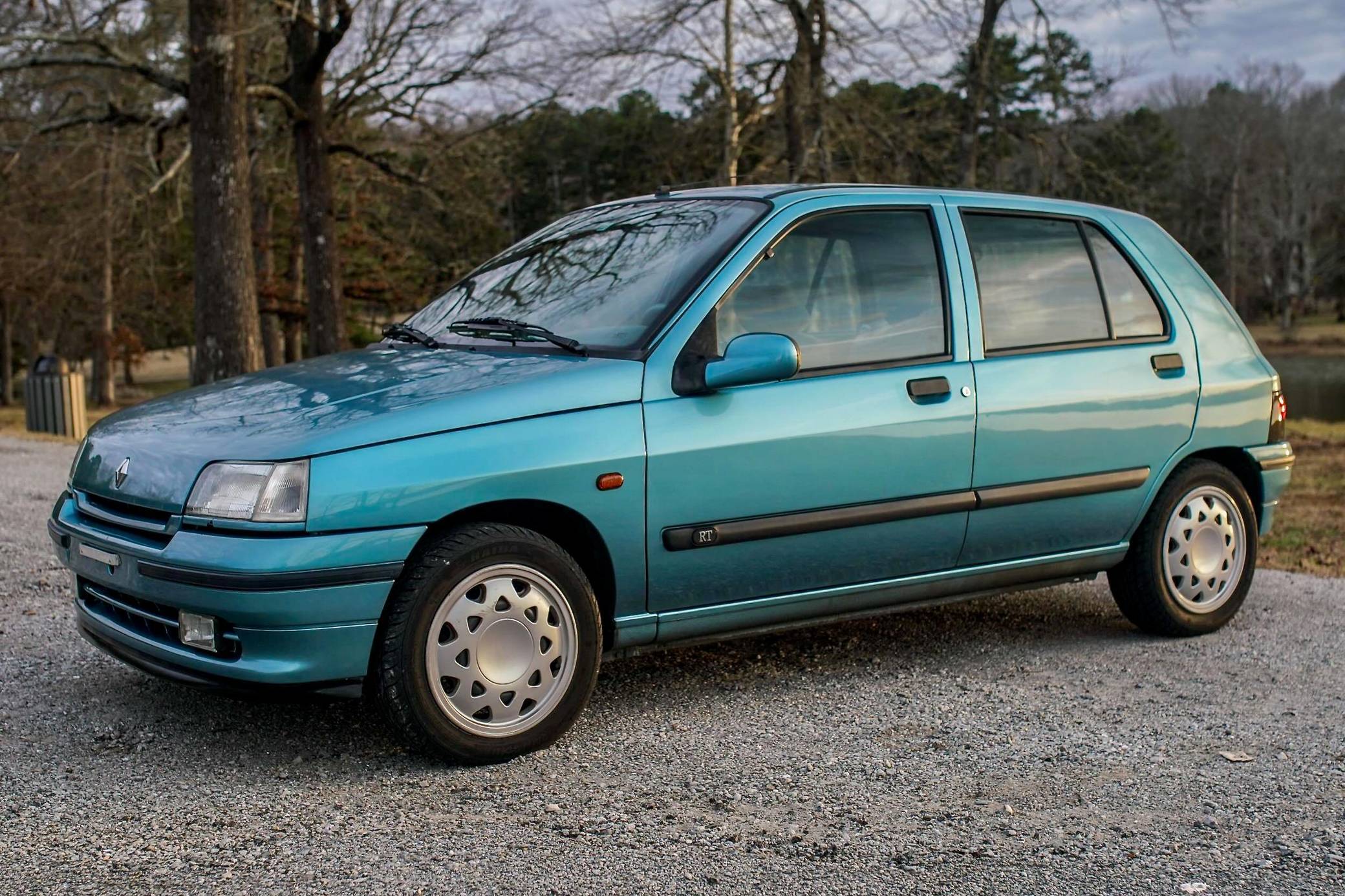 1995 Renault Lutecia VIN: VF1557A0212782750 for Sale - Cars & Bids