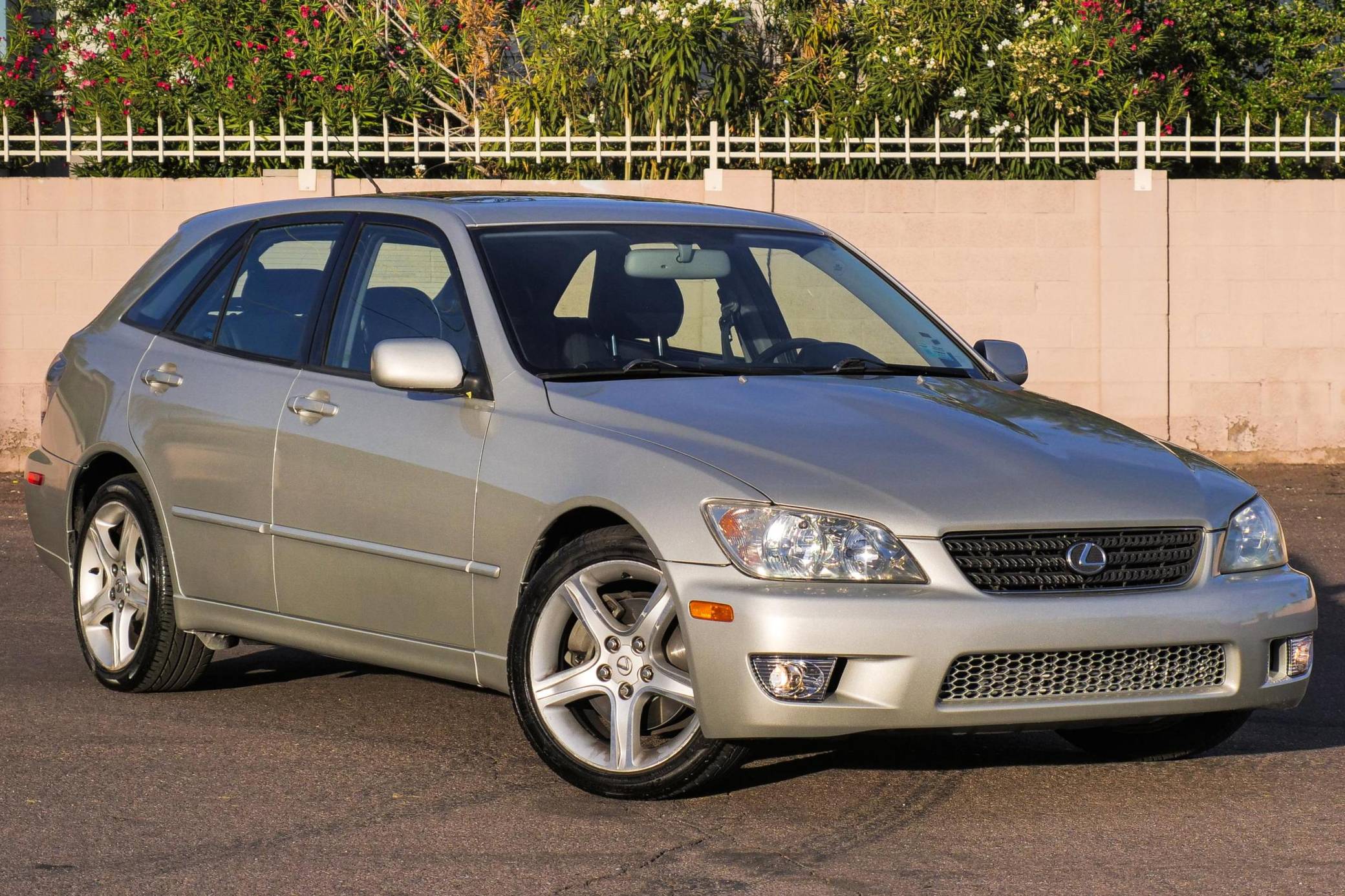 2002 Lexus IS 300 SportCross VIN: JTHED192420040068 for Sale - Cars & Bids