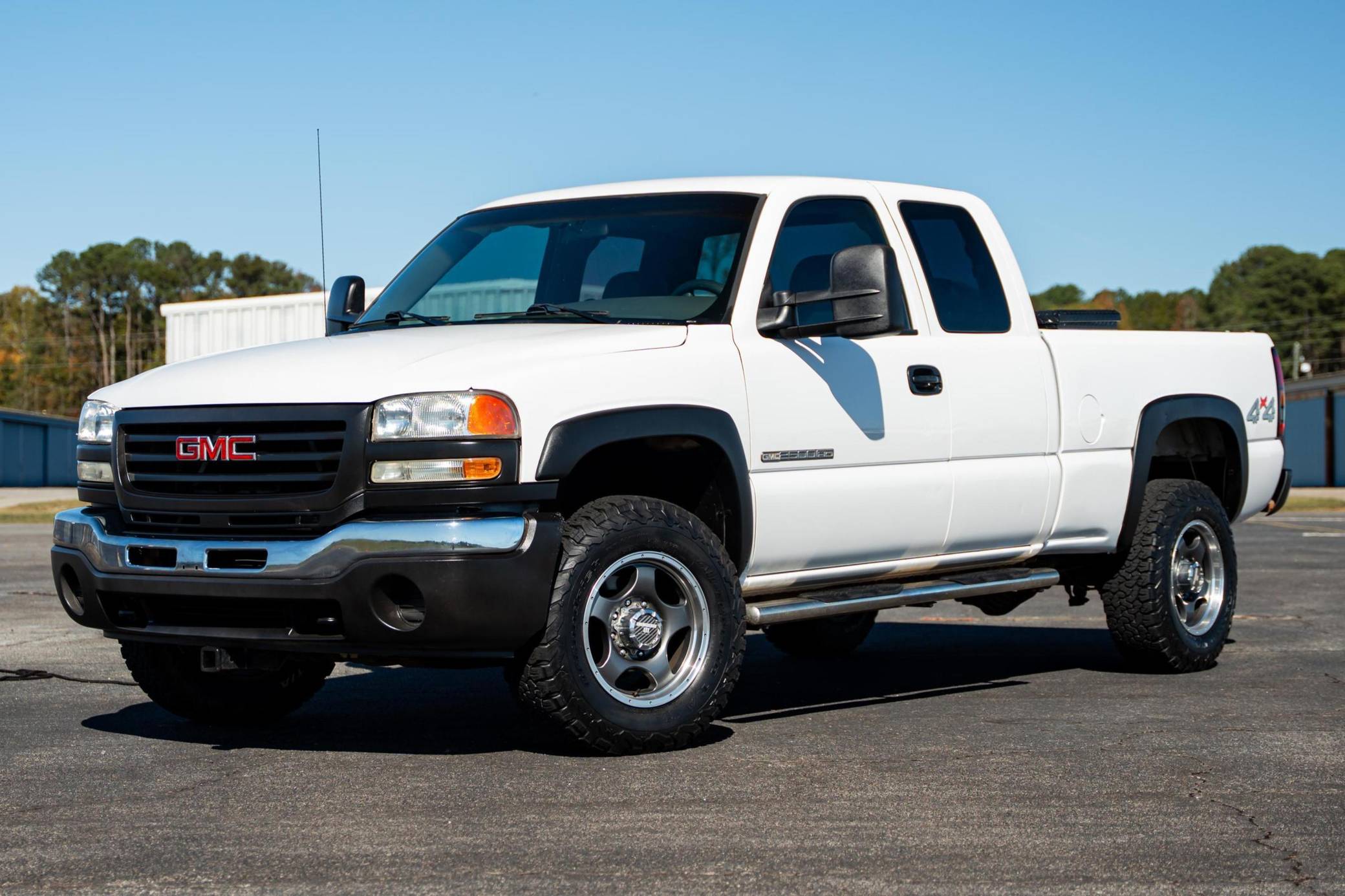 2006 GMC Sierra 2500 HD 4x4 VIN: 1GTHK29U56E266866 for Sale - Cars & Bids
