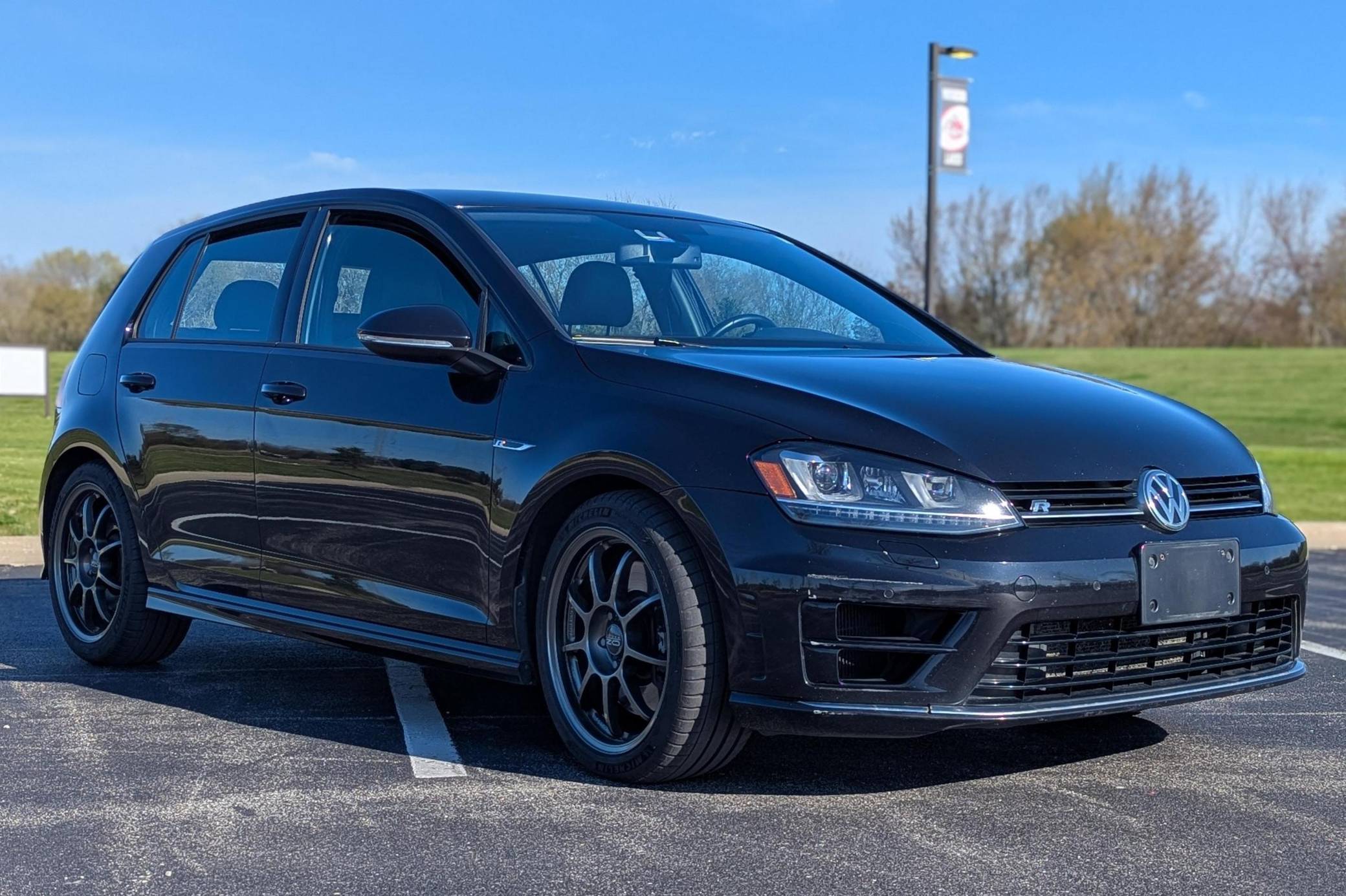 2015 Volkswagen Golf R VIN: WVWLF7AUXFW218300 for Sale - Cars & Bids