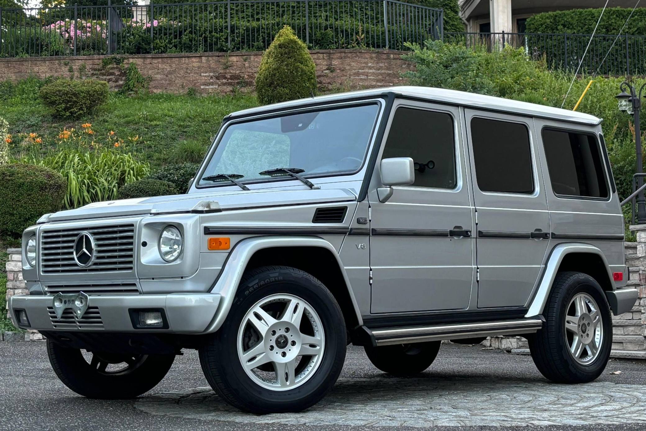 2002 Mercedes-Benz G500 VIN: WDCYR49E22X131952 for Sale - Cars & Bids