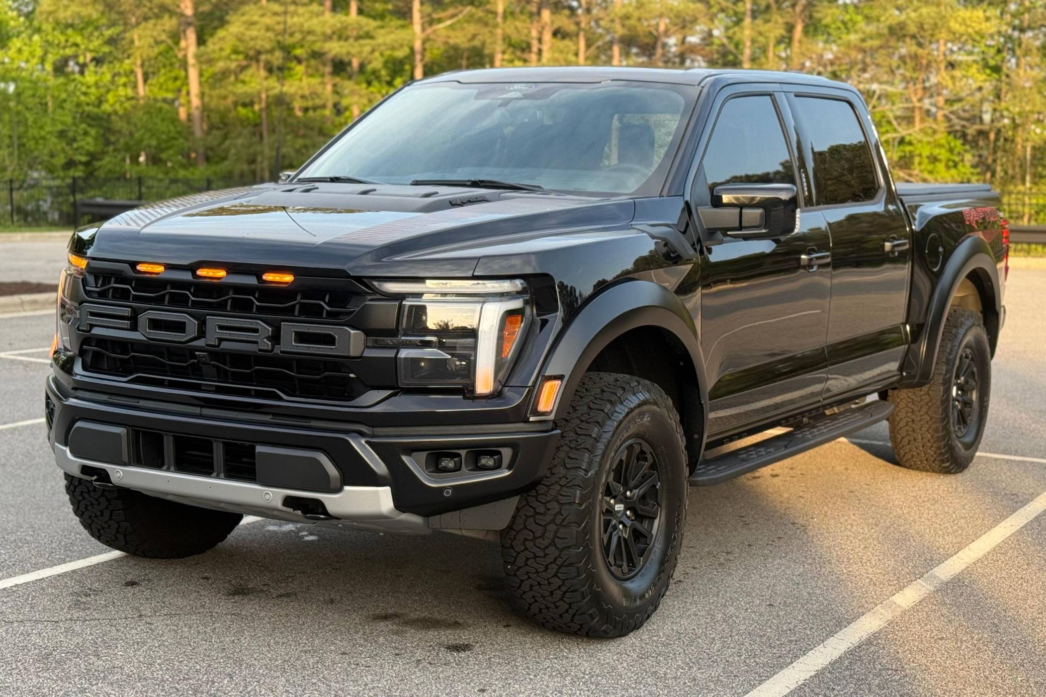 Black Ford F150 Raptor 2024