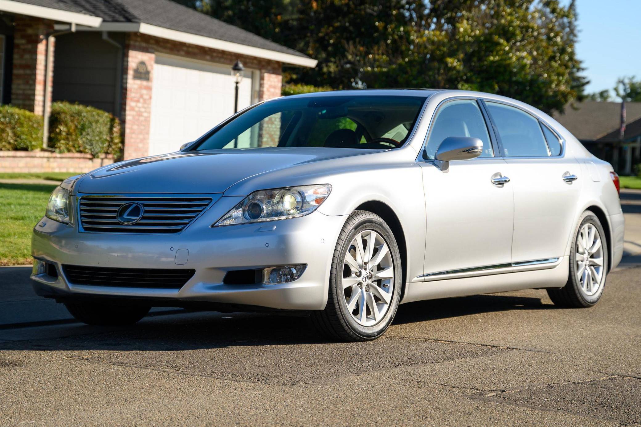 2010 Lexus LS 460 L VIN: JTHGL5EF6A5039890 for Sale - Cars & Bids
