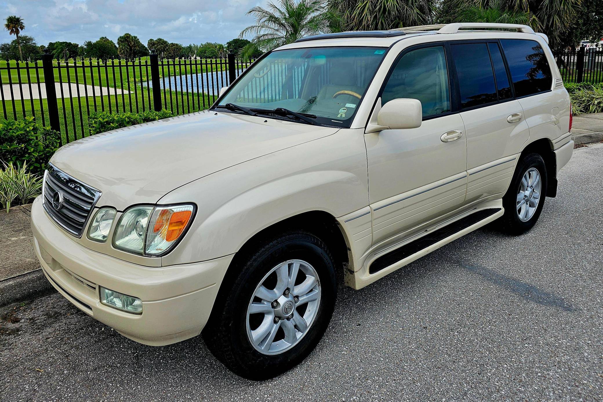2004 Lexus LX 470 VIN: JTJHT00W443546073 for Sale - Cars & Bids