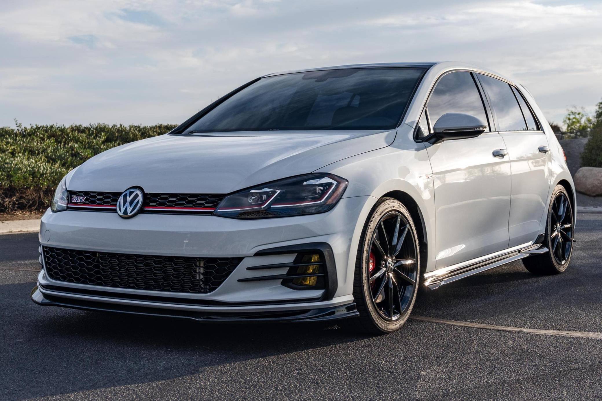 2019 Volkswagen GTI SE VIN: 3VW5T7AU8KM036295 for Sale - Cars & Bids
