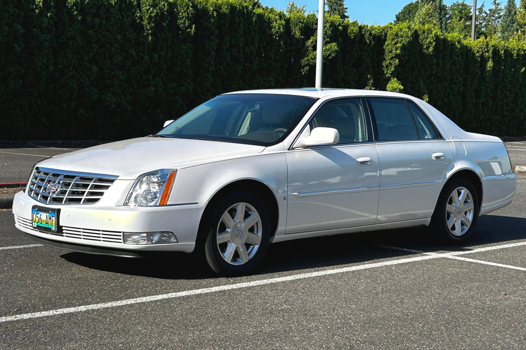 2007 Cadillac DTS VIN: 1G6KD57Y87U135920 for Sale - Cars & Bids