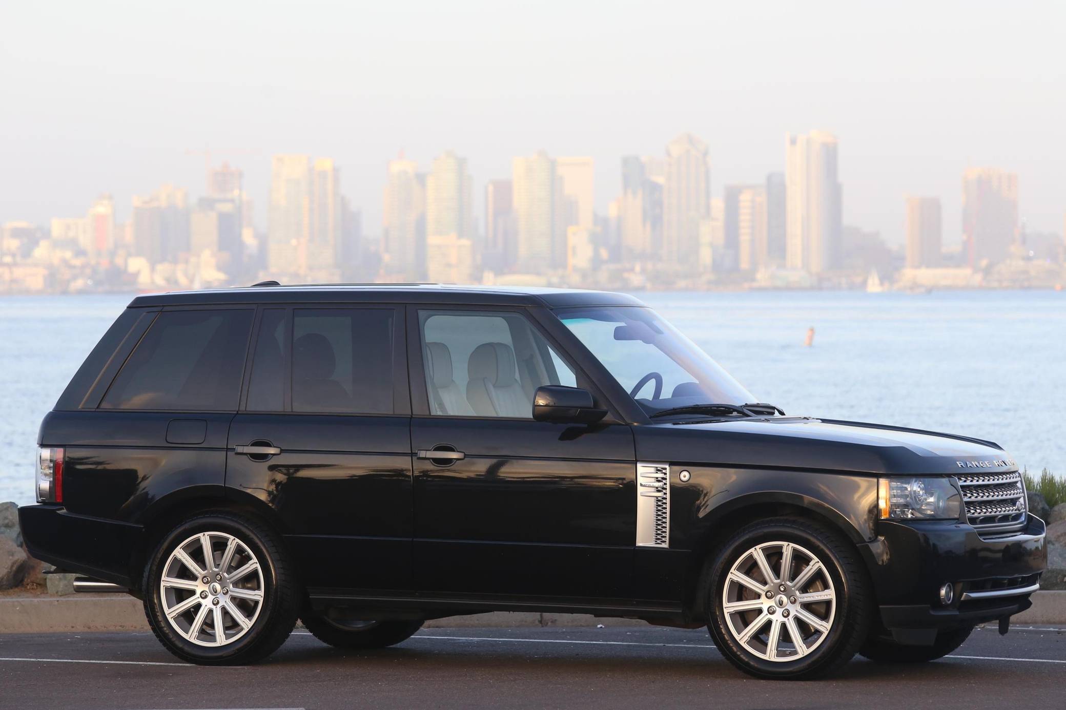 2011 Range Rover Supercharged Specs Offroad: Rugged Range Rover Sport