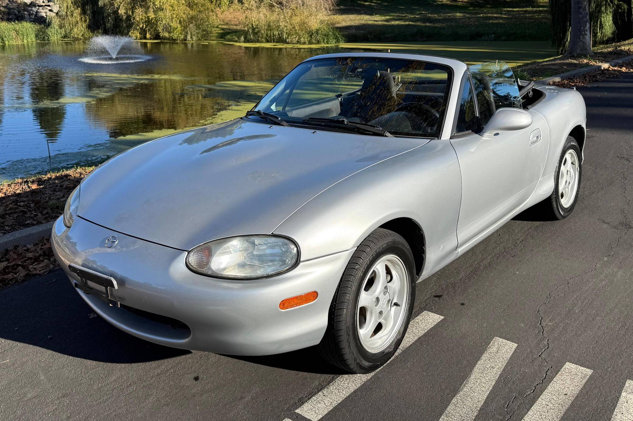 2000 Mazda MX-5 Miata VIN: JM1NB353XY0139889 for Sale - Cars & Bids