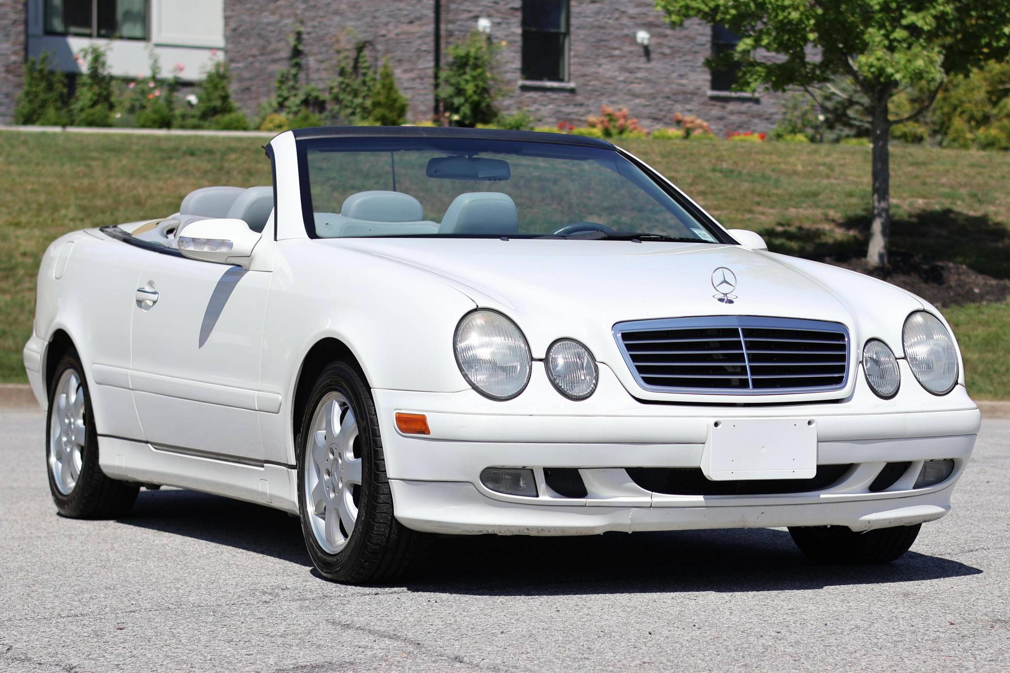 2002 Mercedes-Benz CLK320 Cabriolet VIN: WDBLK65G62T118568 for Sale - Cars & Bids
