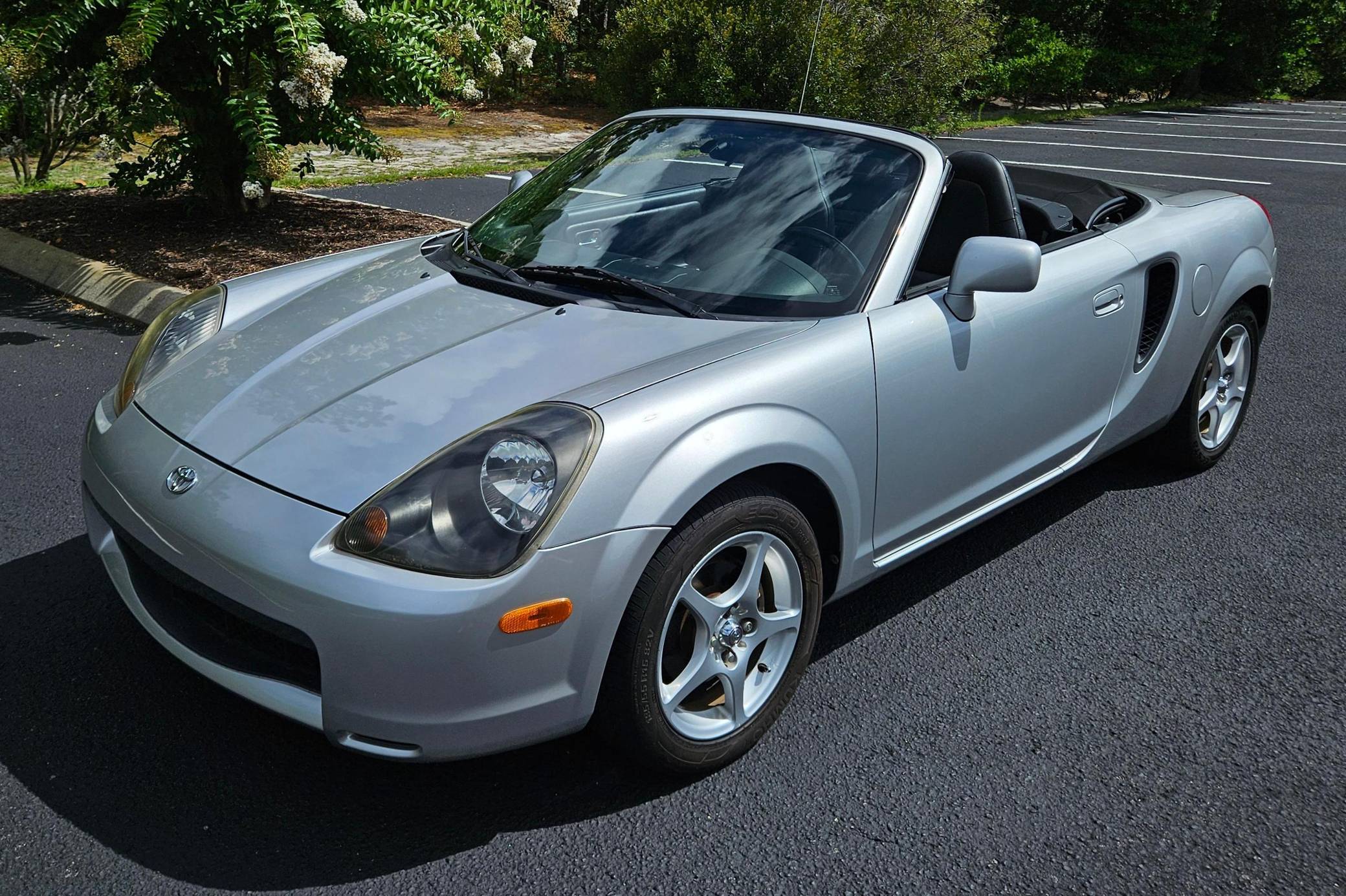 2001 Toyota MR2 Spyder VIN: JTDFR320910034230 for Sale - Cars & Bids