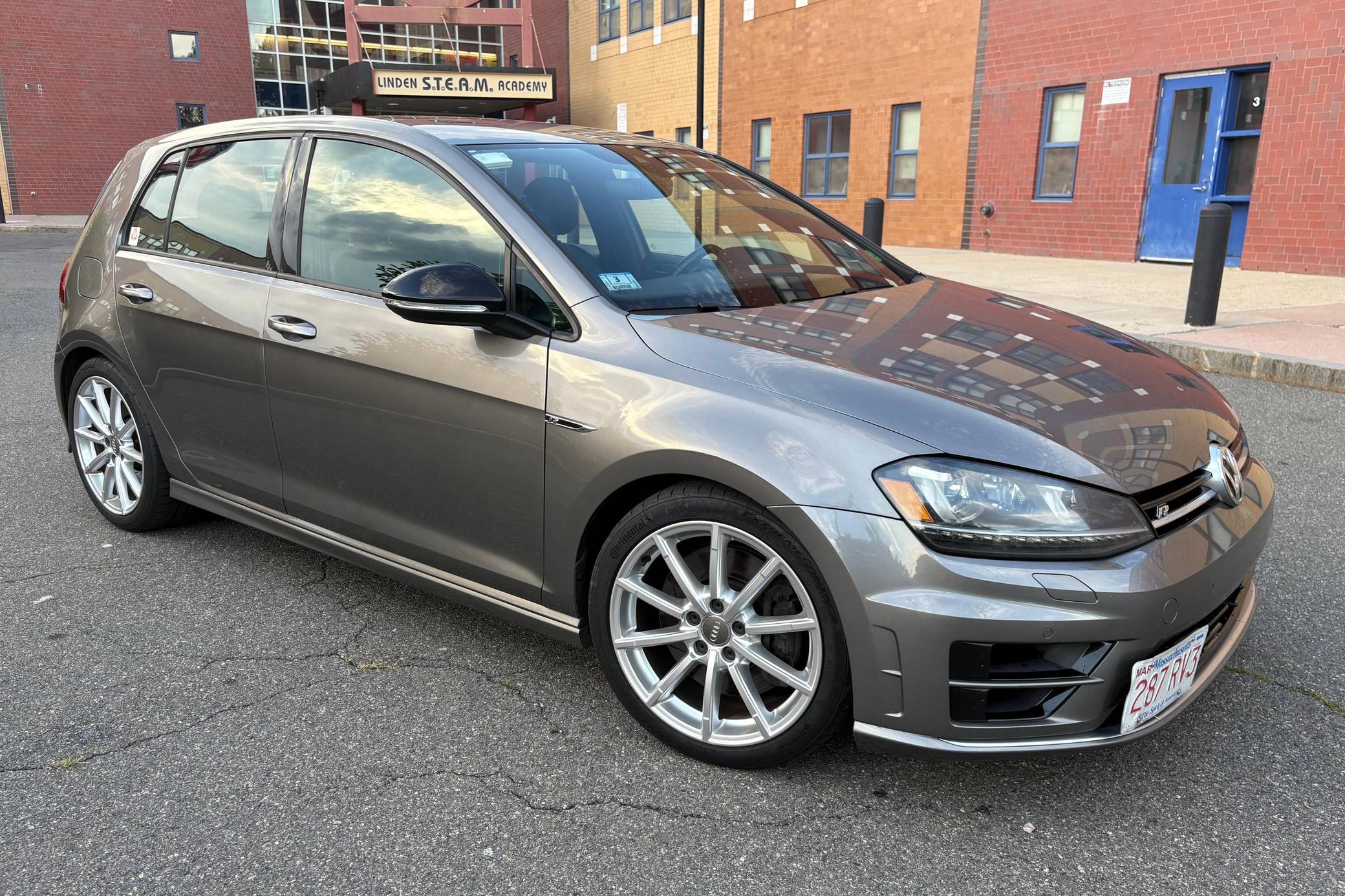2017 Volkswagen Golf R VIN: WVWWF7AU0HW126984 for Sale - Cars & Bids