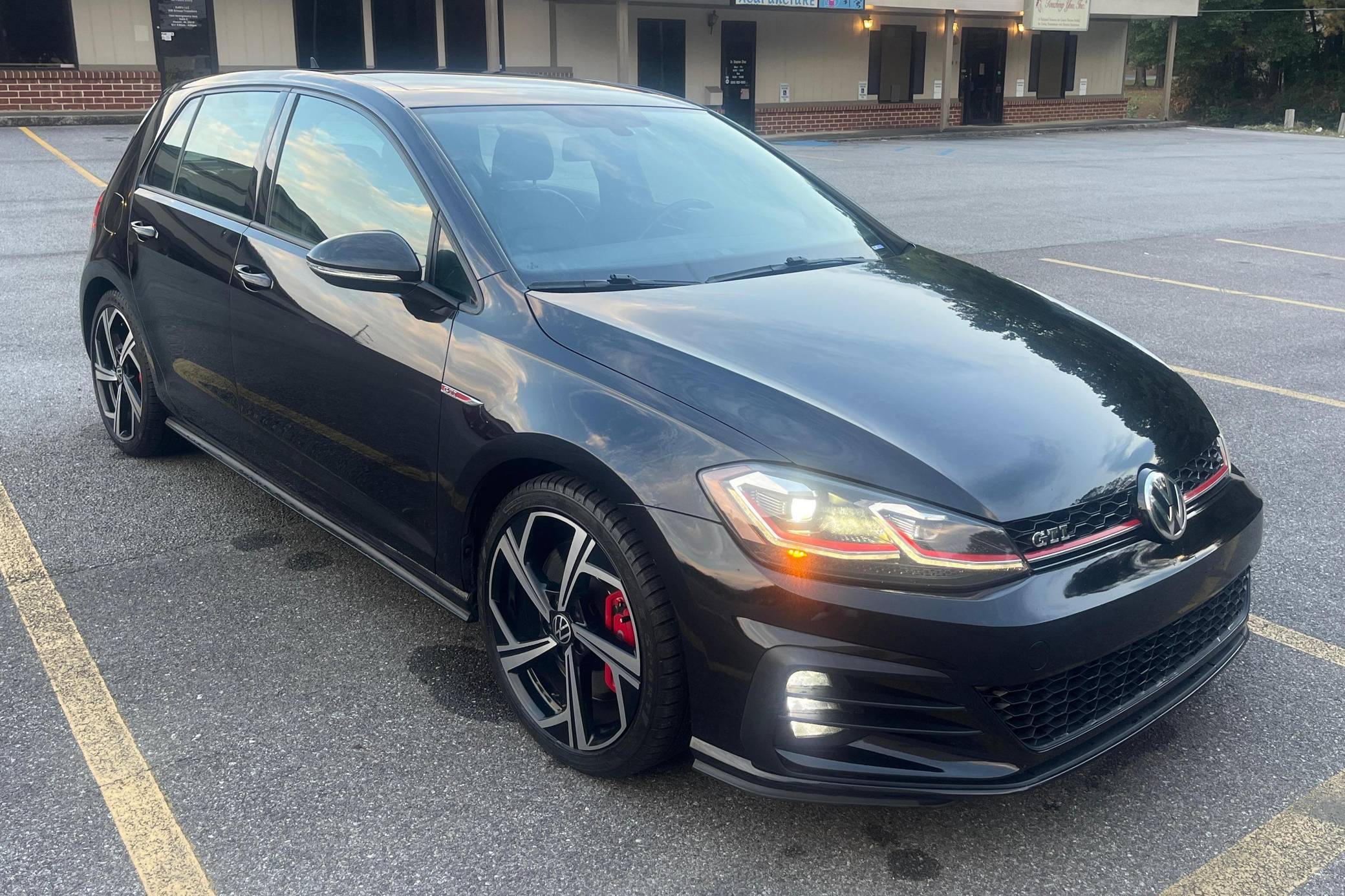 2018 Volkswagen GTI SE VIN: 3VW547AU2JM252445 for Sale - Cars & Bids