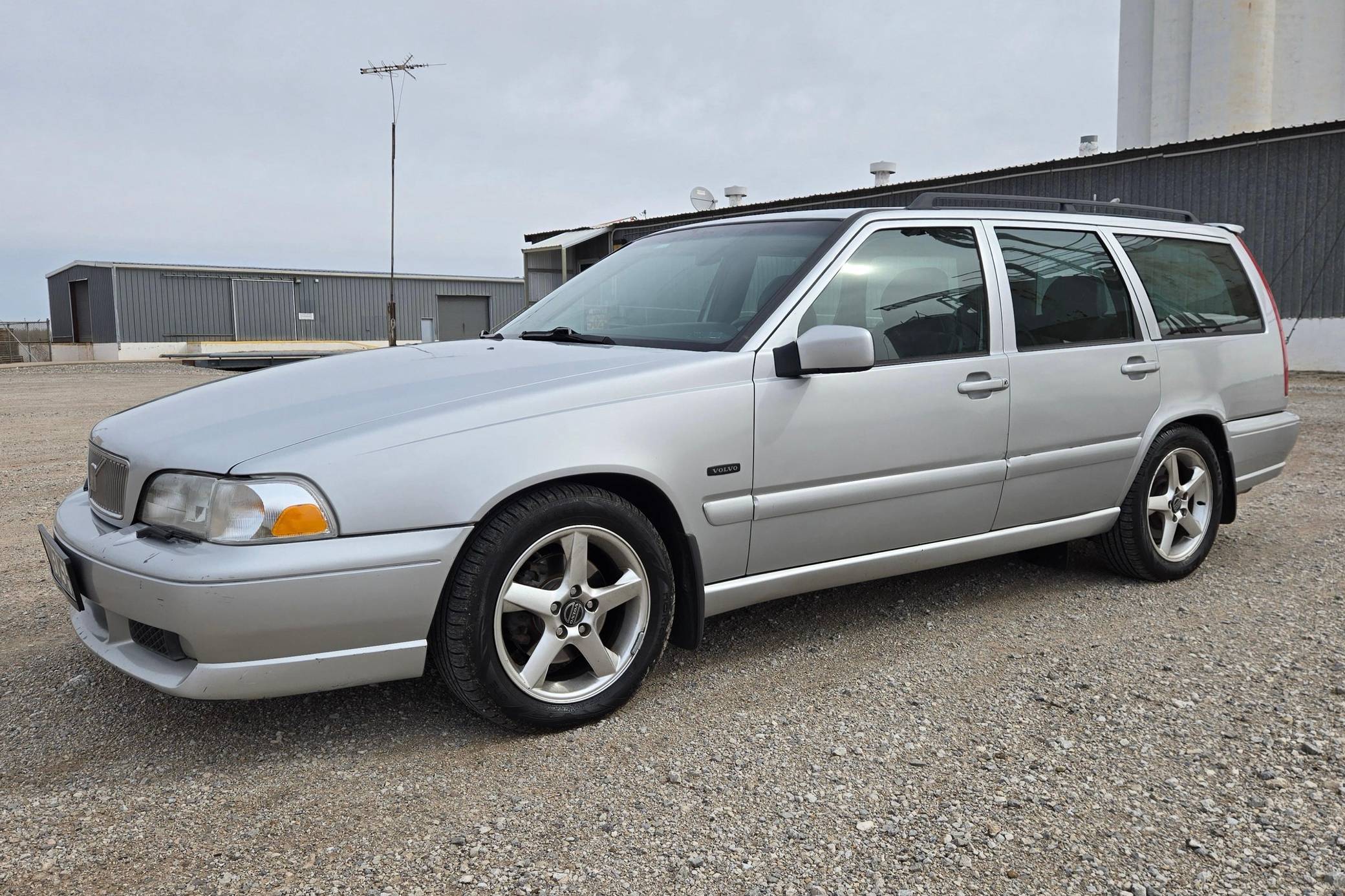 1998 Volvo V70R VIN: YV1LW5241W2510146 for Sale - Cars & Bids