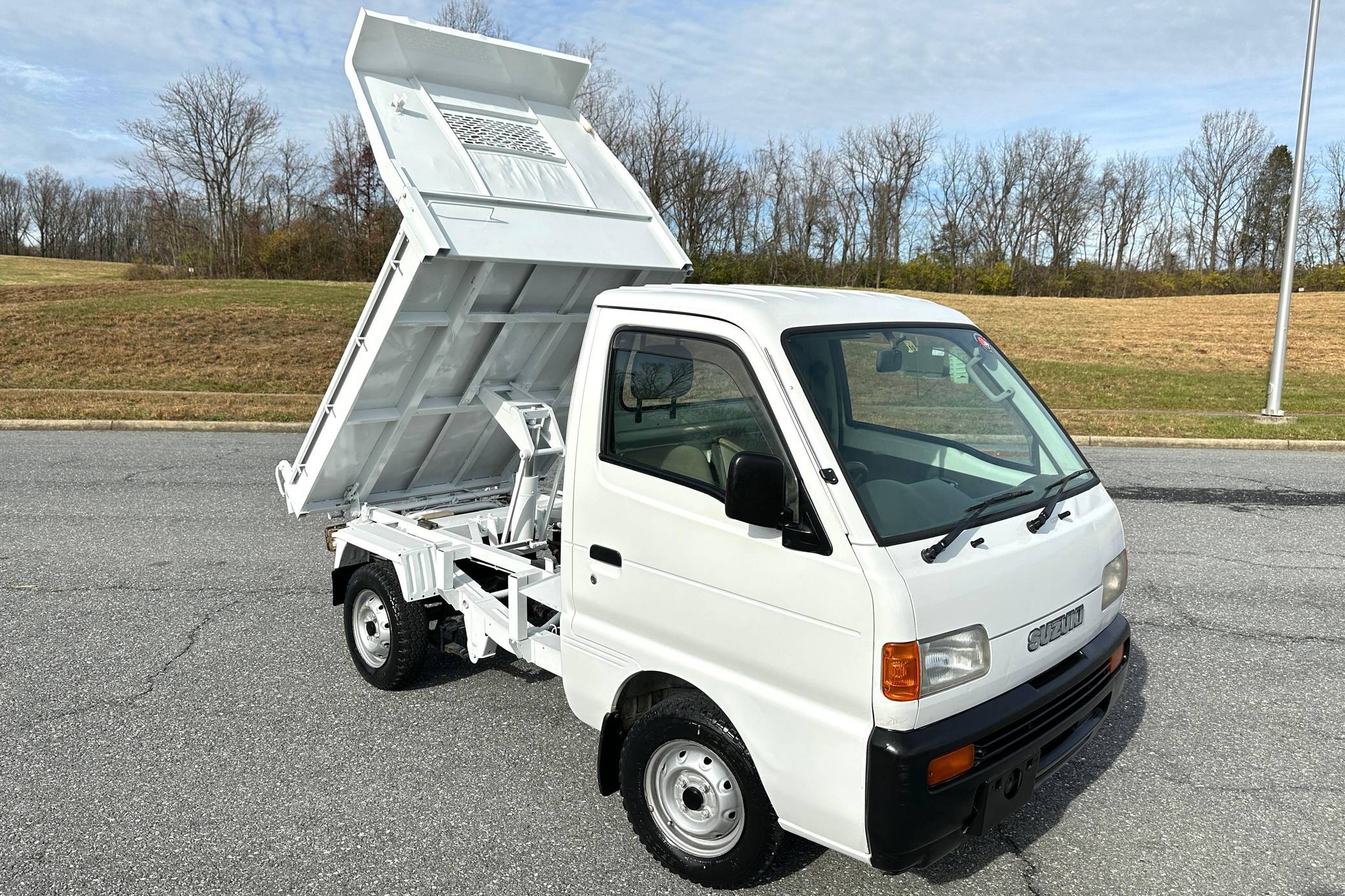 1997 Suzuki Carry Dump Truck VIN: DC51B510519 for Sale - Cars & Bids