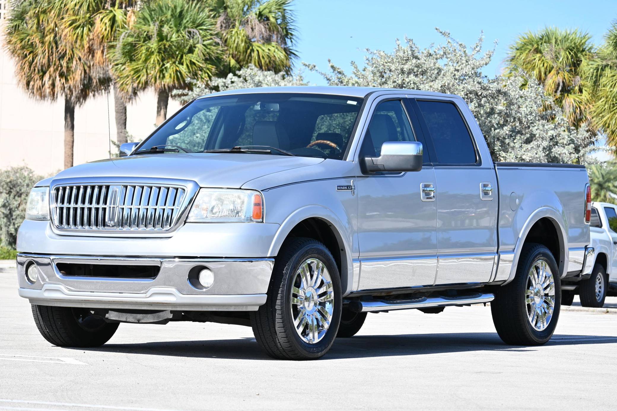 2007 Lincoln Mark LT 4x4 VIN: 5LTPW185X7FJ02980 for Sale - Cars & Bids