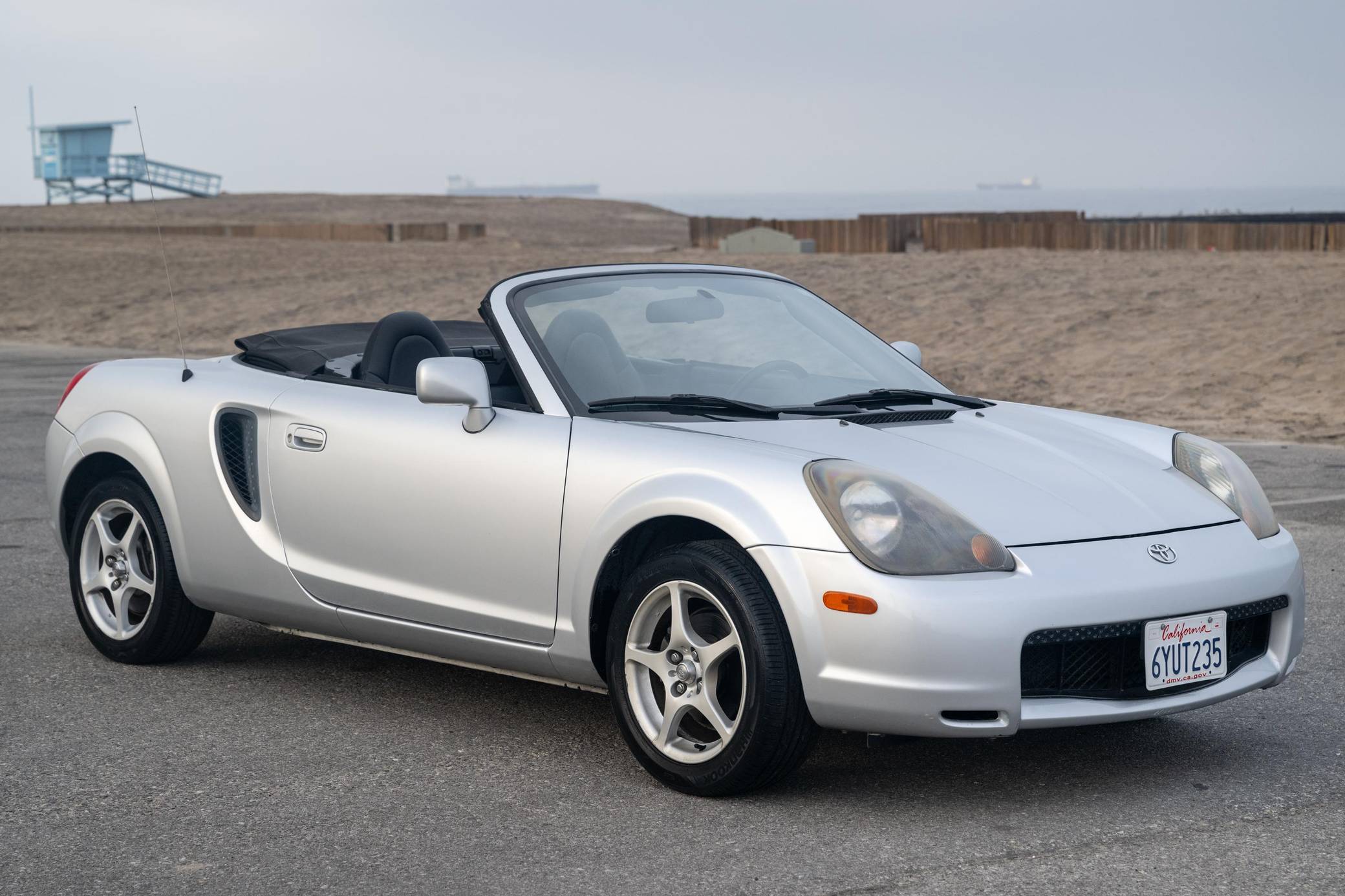 2001 Toyota MR2 Spyder VIN: JTDFR320210032402 for Sale - Cars & Bids