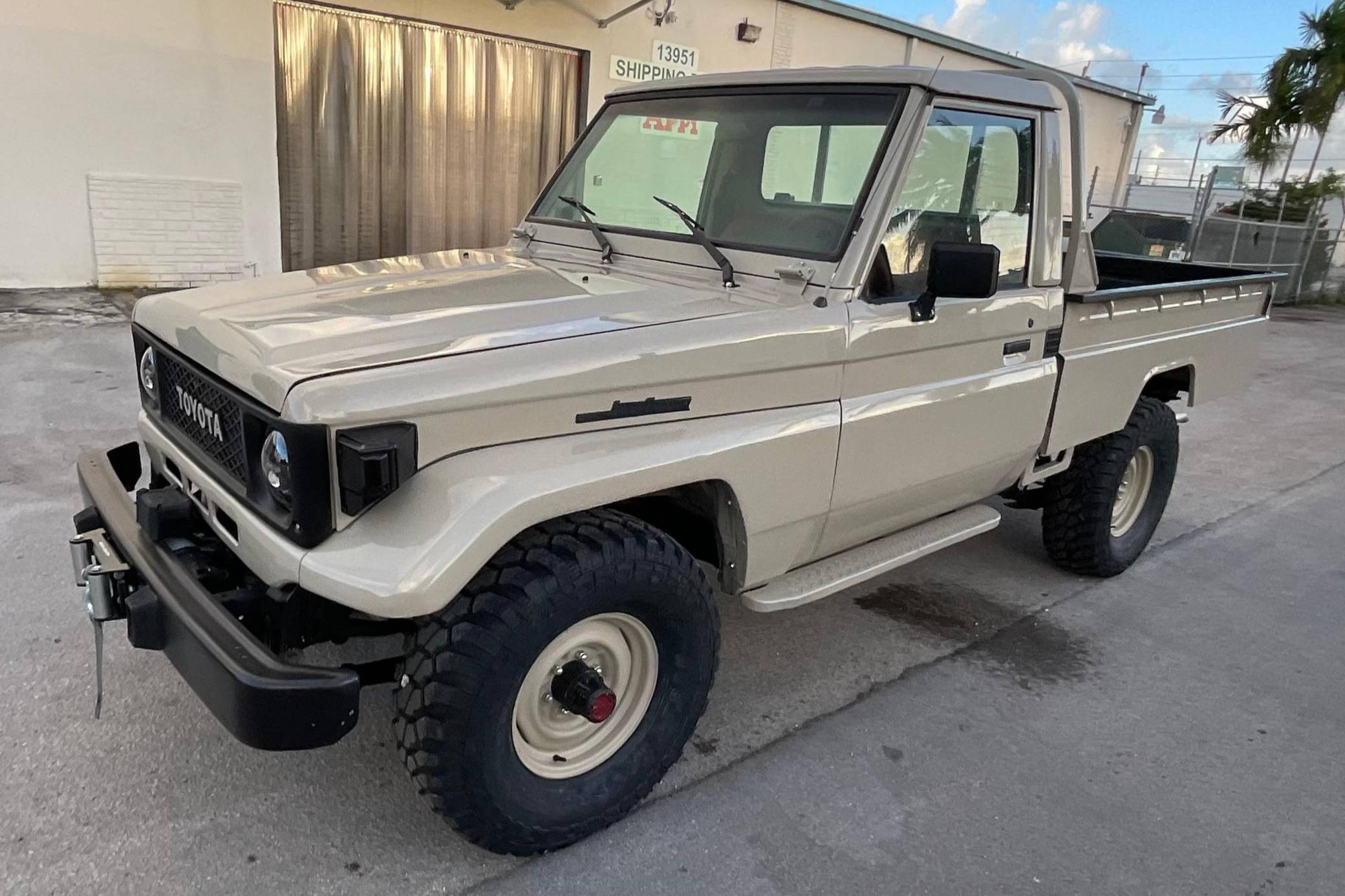 1987 Toyota Land Cruiser FJ75 Pickup VIN: FJ759002281 for Sale - Cars & Bids