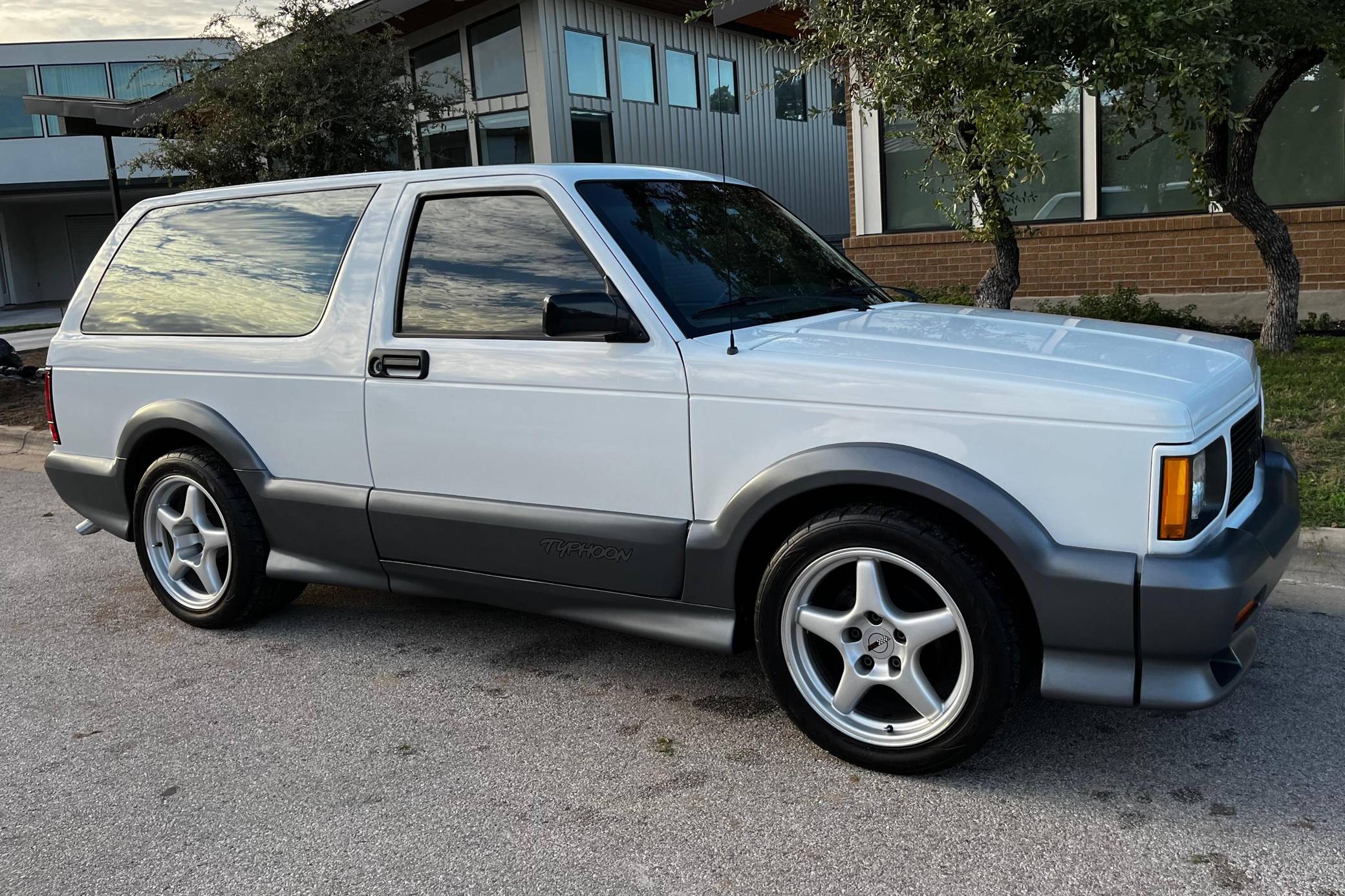1992 GMC Typhoon VIN: 1GDCT18Z9N0812168 for Sale - Cars & Bids