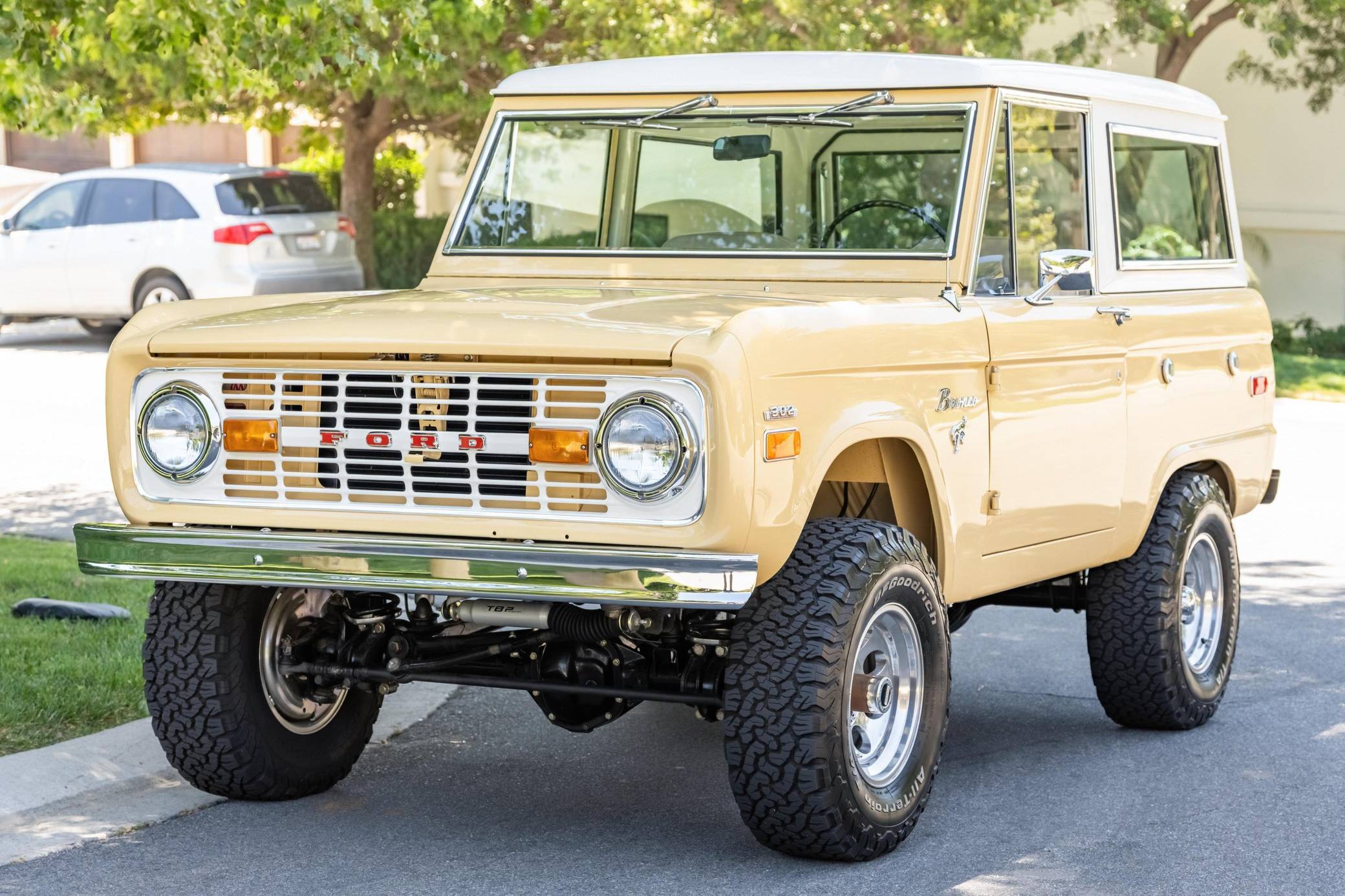1975 Ford Bronco VIN: U15GLW01462 for Sale - Cars & Bids