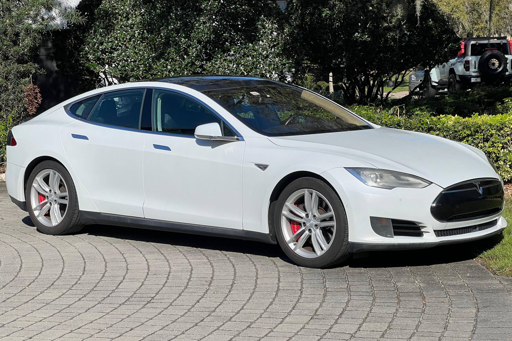 2015 Tesla Model S 85D VIN: 5YJSA1E27FF118899 for Sale - Cars & Bids