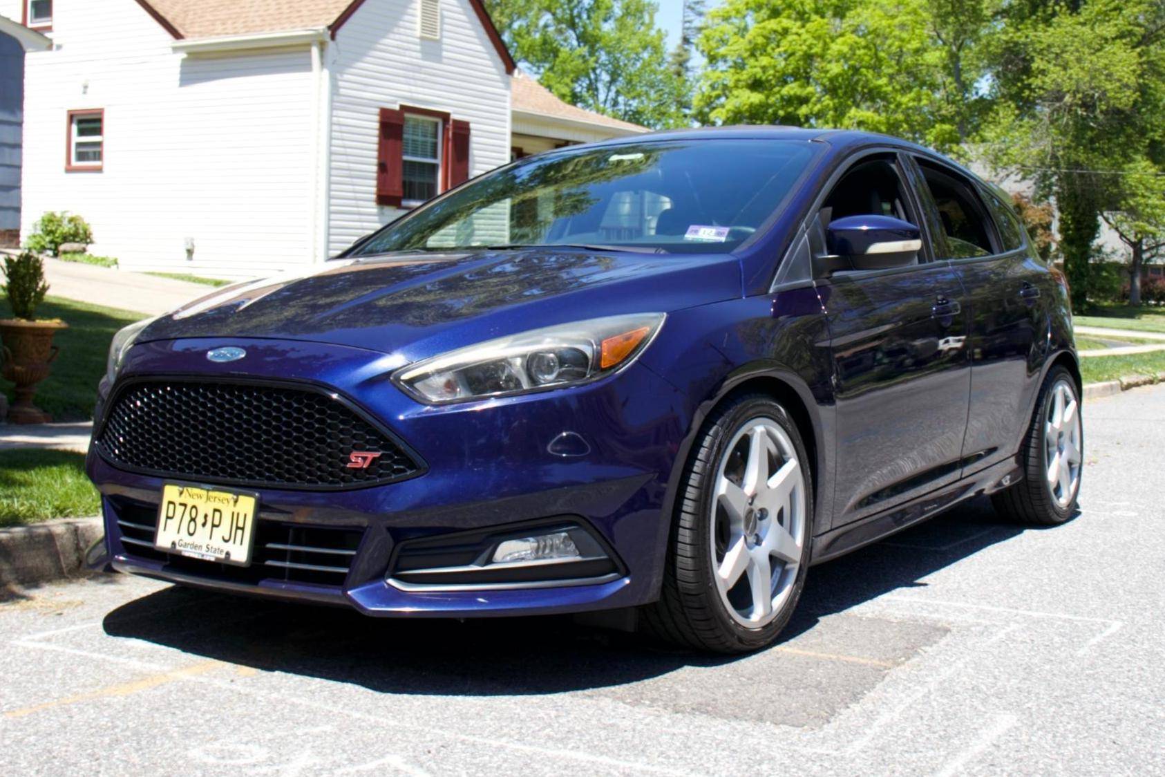 2017 Ford Focus ST VIN: 1FADP3L94HL311410 for Sale - Cars & Bids
