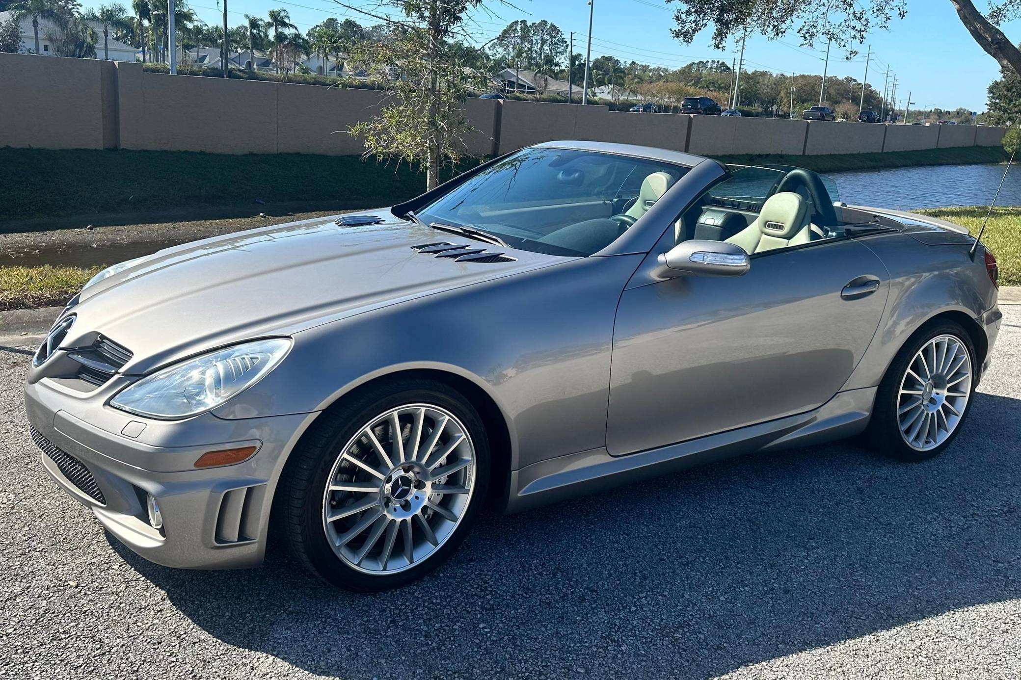 2006 Mercedes-Benz SLK55 AMG VIN: WDBWK73F16F091734 for Sale - Cars & Bids