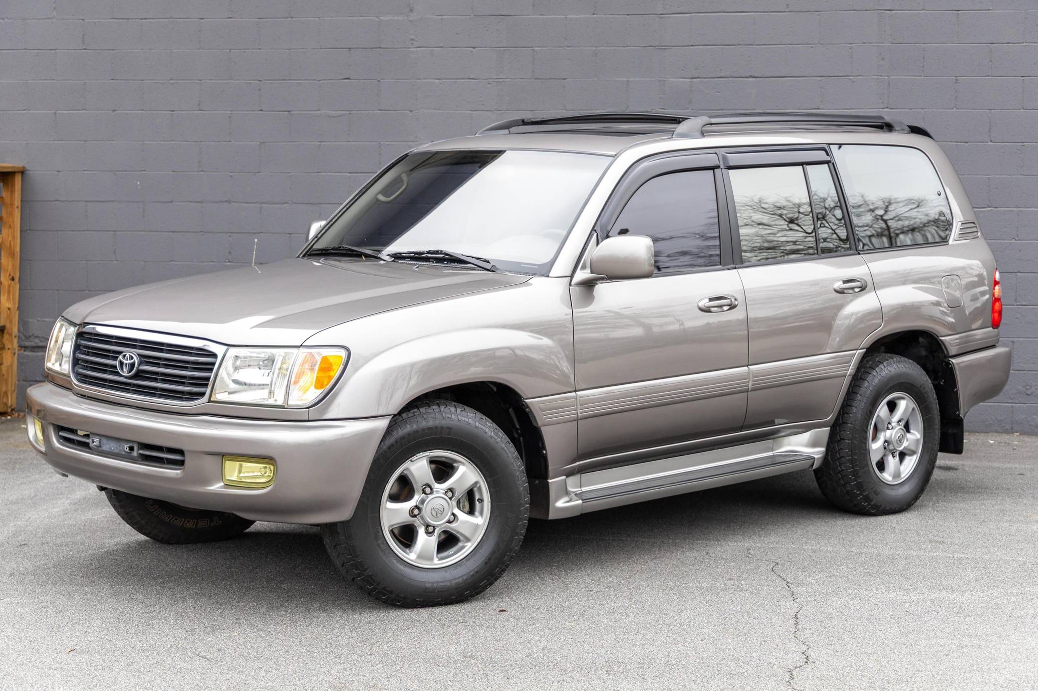 2001 Toyota Land Cruiser VIN: JTEHT05J012003252 for Sale - Cars & Bids