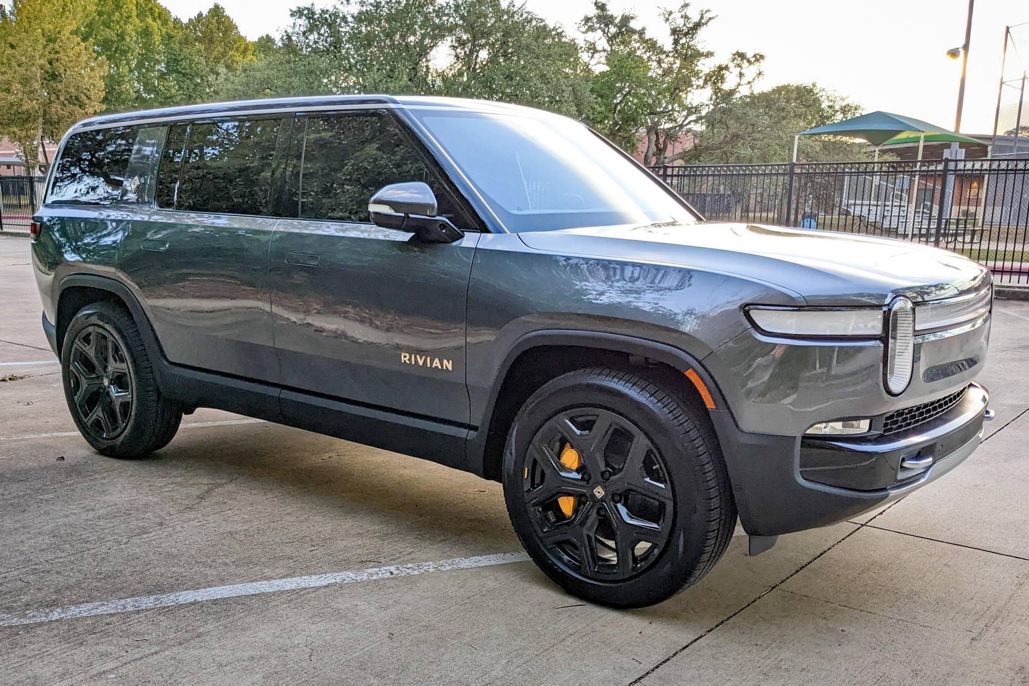 2022 Rivian R1S Launch Edition for Sale - Cars & Bids