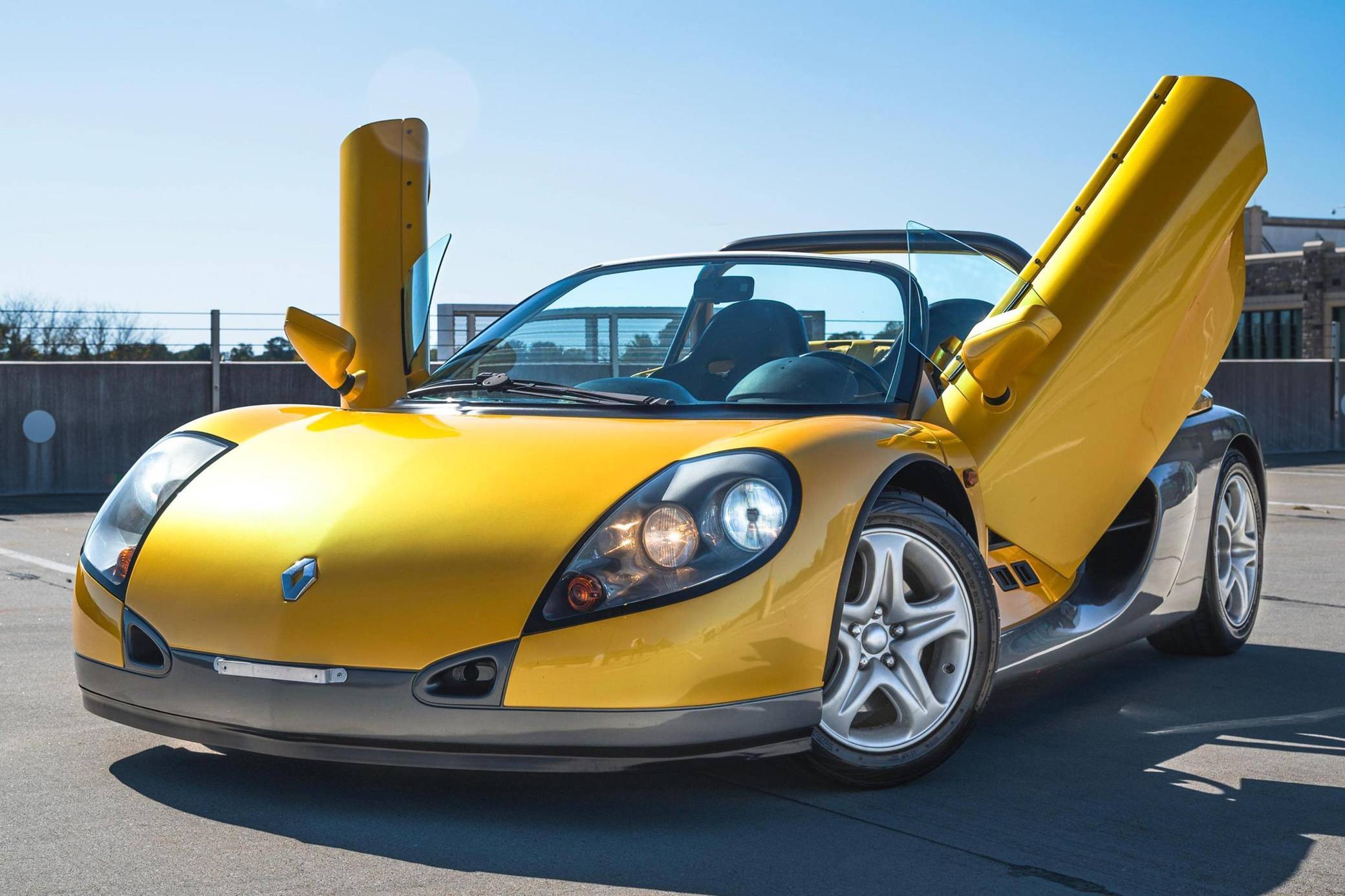 1998 Renault Sport Spider VIN: VMKAF0HP517812704 for Sale - Cars & Bids