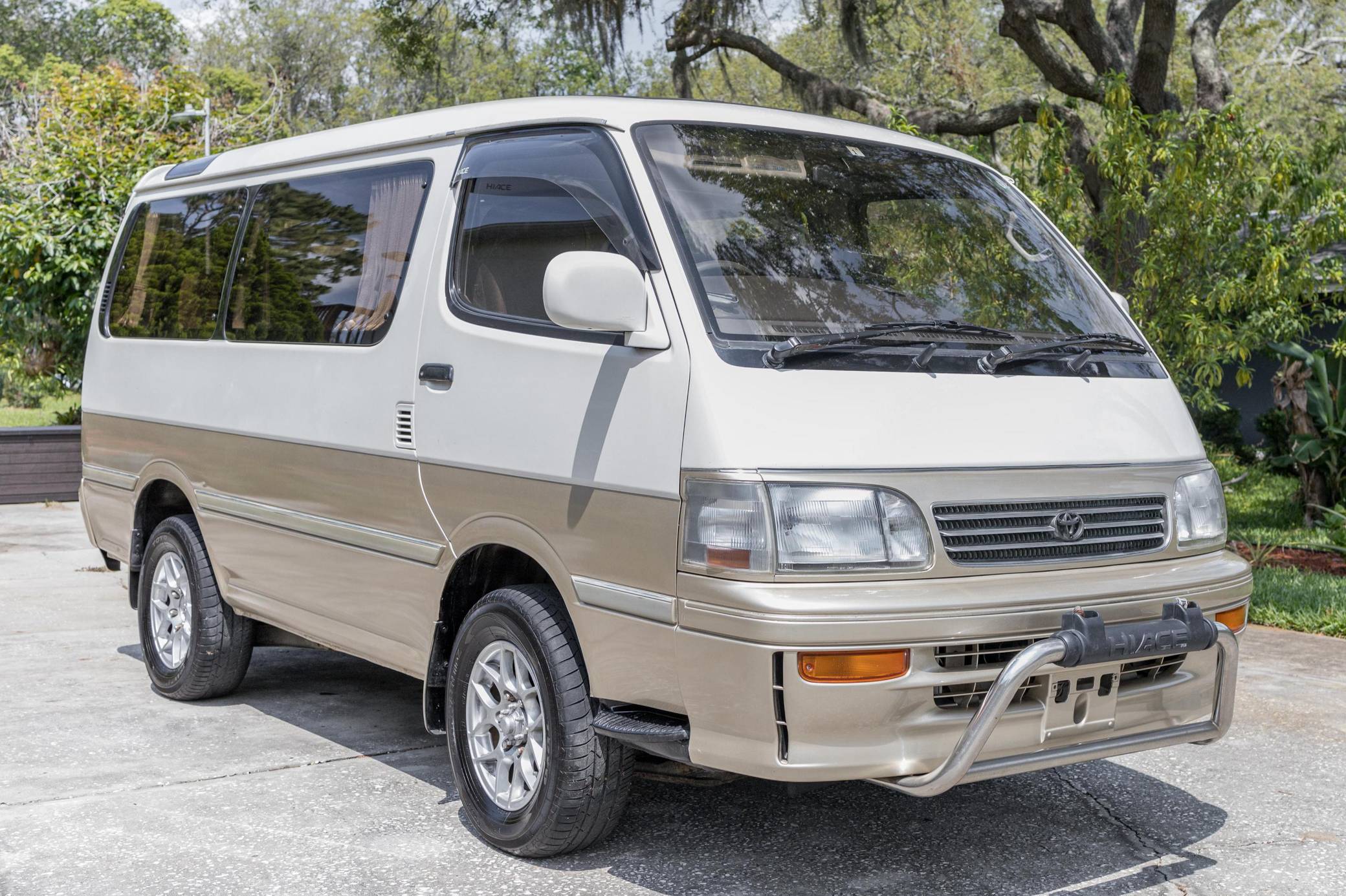 1994 Toyota HiAce Super Custom Limited 4WD for Sale - Cars & Bids