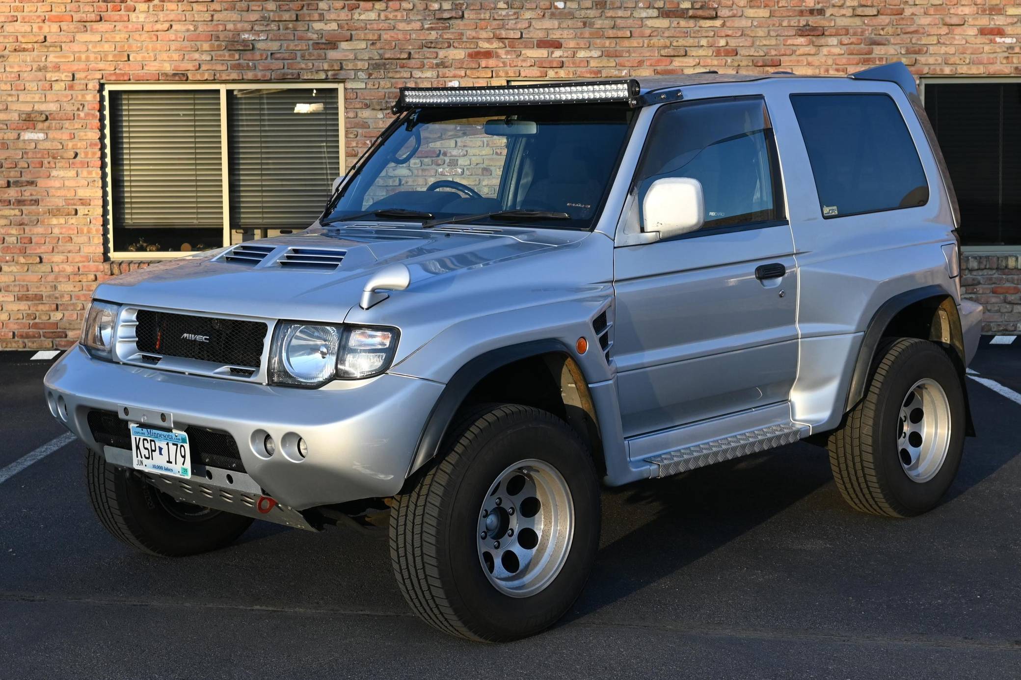 Mitsubishi Pajero Evolution V8