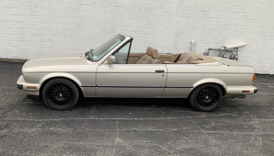 1989 BMW 325i Convertible auction - Cars & Bids