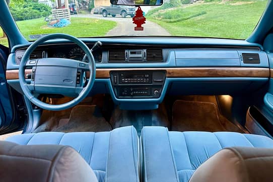 1993 Ford Crown Victoria LX VIN: 2FALP74W3PX160519 for Sale - Cars & Bids