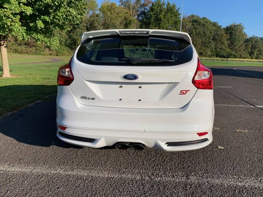 2014 Ford Focus ST auction - Cars & Bids