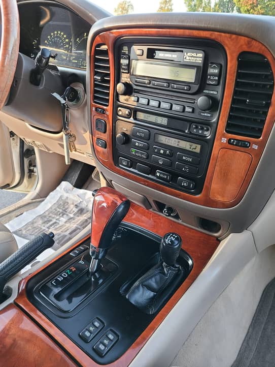 2000 Lexus LX 470 auction - Cars & Bids