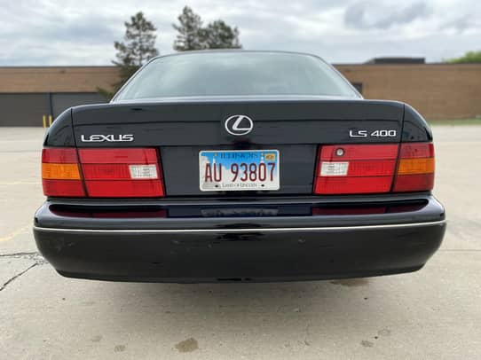 2000 Lexus LS400 auction - Cars & Bids