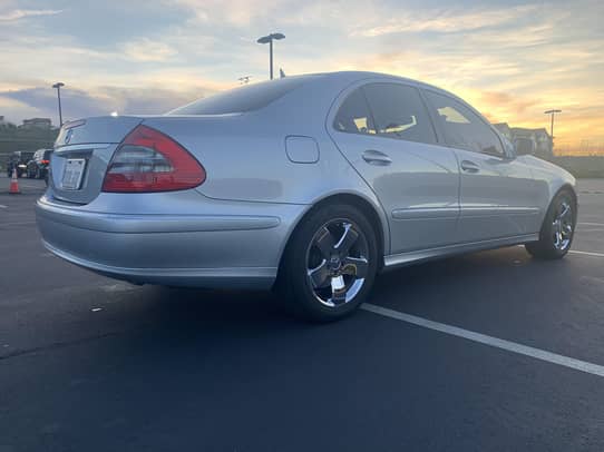 2007 Mercedes-Benz E550 Sedan auction - Cars & Bids