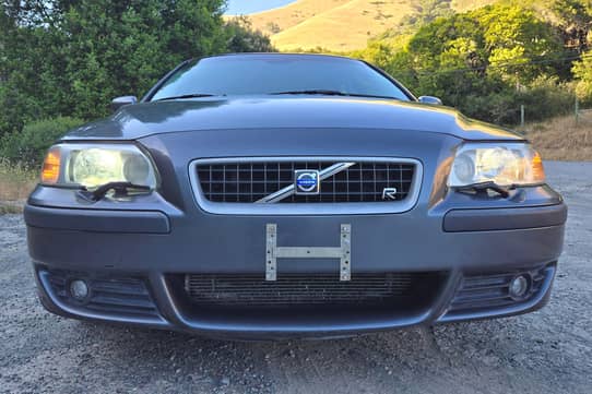 2004 Volvo V70R VIN: YV1SJ52Y842416839 for Sale - Cars & Bids