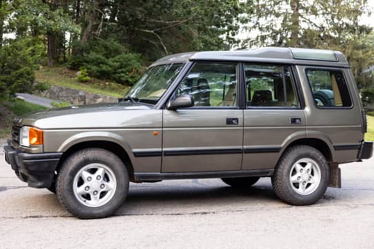 1996 Land Rover Discovery VIN: SALLJGMM8TA165922 for Sale - Cars & Bids