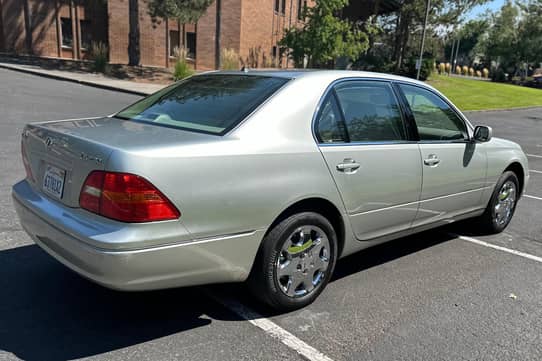 2002 Lexus LS 430 VIN: JTHBN30F520083426 for Sale - Cars & Bids