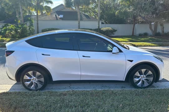 2023 Tesla Model Y Standard Range AWD VIN: 7SAYGDEE2PA103944 for Sale ...