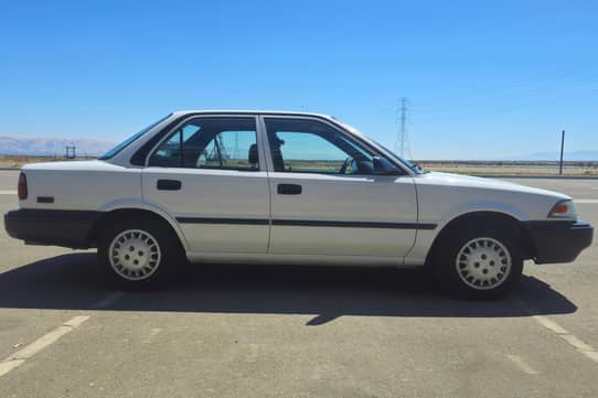1990 Toyota Corolla DX Sedan VIN: 1NXAE94A8LZ117332 for Sale - Cars & Bids