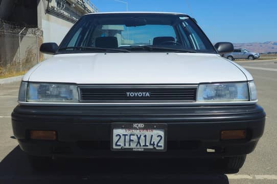 1990 Toyota Corolla DX Sedan VIN: 1NXAE94A8LZ117332 for Sale - Cars & Bids