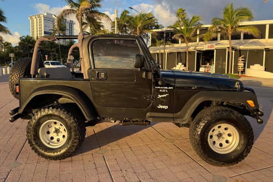2000 Jeep Wrangler Sport 4x4 VIN: 1J4FA49S7YP795595 for Sale - Cars & Bids