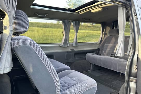 1992 Toyota HiAce Super Custom 4WD for Sale - Cars & Bids
