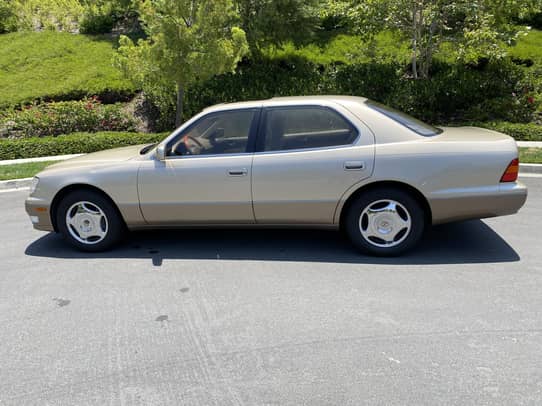 1999 Lexus LS400 auction - Cars & Bids